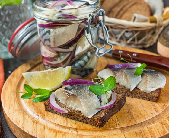Рецепт маринованной скумбрии с фото пошагово на Вкусном Блоге
